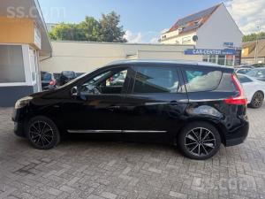 Black Renault Grand Scenic 2015 in Ogre, with an engine capacity of 1.60 L and mileage of 157 thousand km for 6295 €, photo 8 on AUTOMOTO.COM.LV