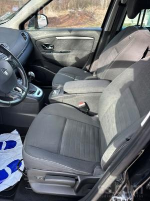Black Renault Grand Scenic 2015 in Ogre, with an engine capacity of 1.60 L and mileage of 157 thousand km for 6295 €, photo 10 on AUTOMOTO.COM.LV