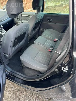 Black Renault Grand Scenic 2015 in Ogre, with an engine capacity of 1.60 L and mileage of 157 thousand km for 6295 €, photo 11 on AUTOMOTO.COM.LV
