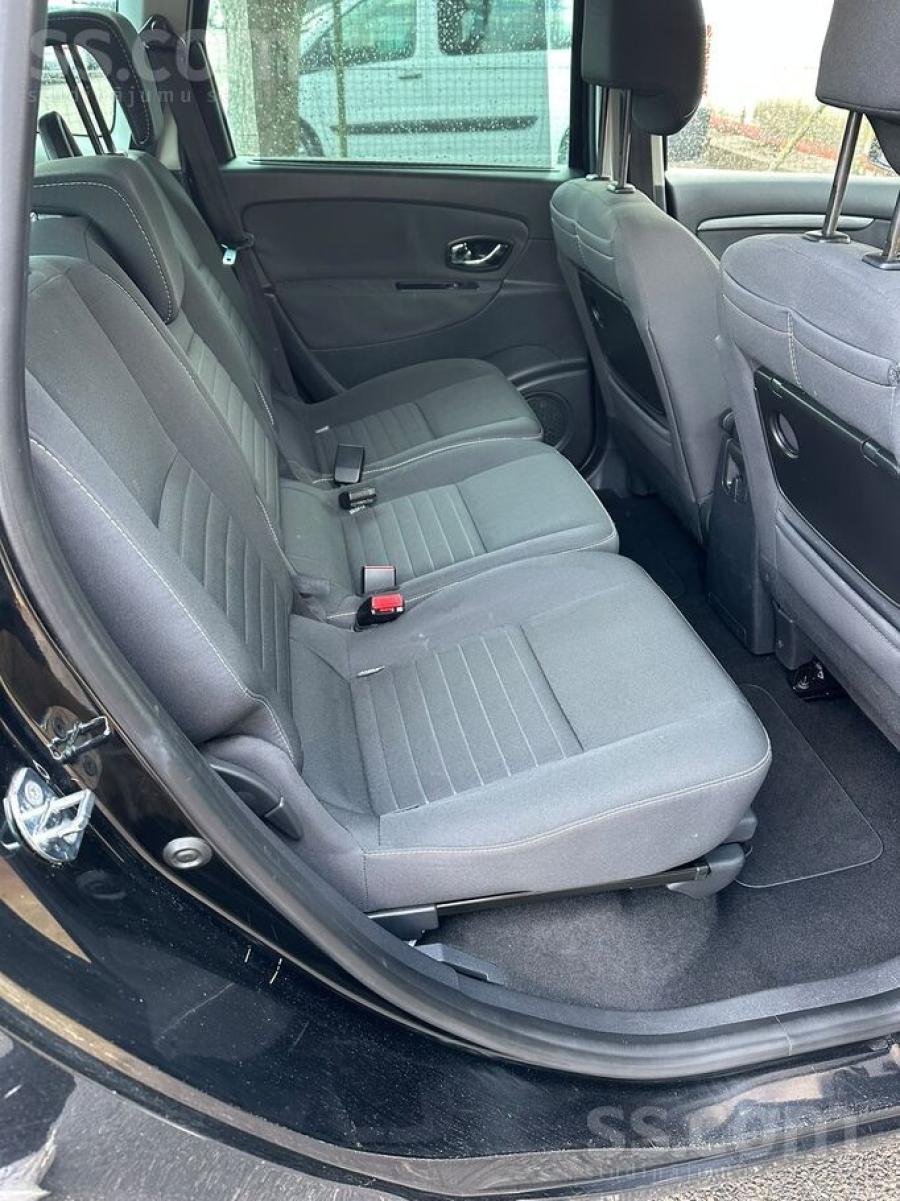 Black Renault Grand Scenic 2015 in Ogre, with an engine capacity of 1.60 L and mileage of 157 thousand km for 6295 €, photo 13 on AUTOMOTO.COM.LV