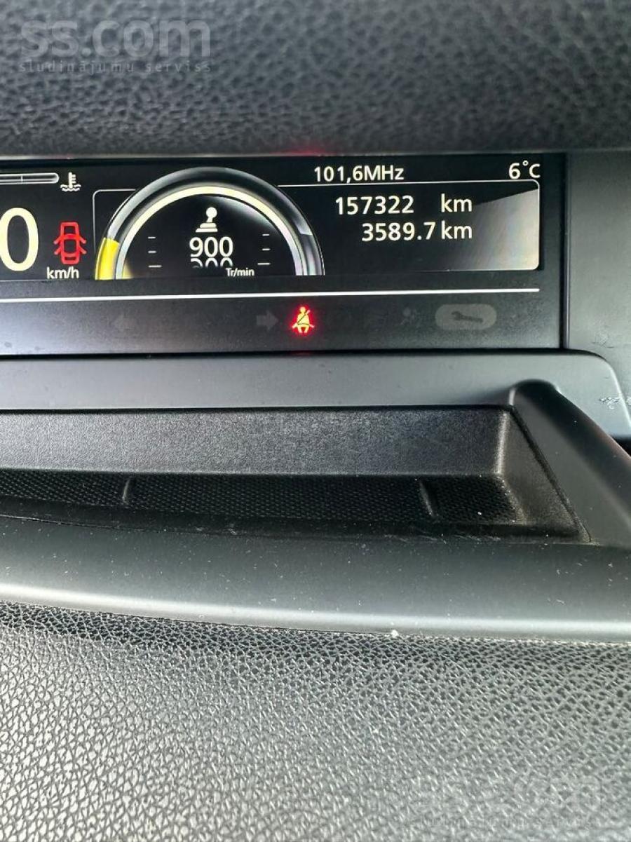 Black Renault Grand Scenic 2015 in Ogre, with an engine capacity of 1.60 L and mileage of 157 thousand km for 6295 €, photo 17 on AUTOMOTO.COM.LV