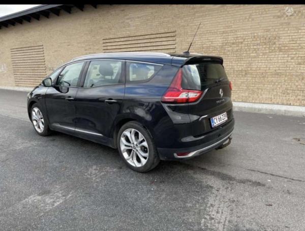 Black Renault Grand Scenic 2017 in Panevezys, with an engine capacity of 1.46 L and mileage of 26 thousand km for 7999 €, photo 3 on AUTOMOTO.COM.LV