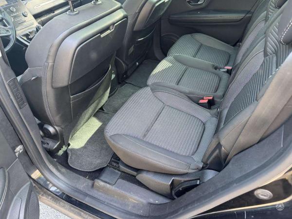 Black Renault Grand Scenic 2017 in Taurage, with an engine capacity of 1.46 L and mileage of 175 thousand km for 8600 €, photo 8 on AUTOMOTO.COM.LV