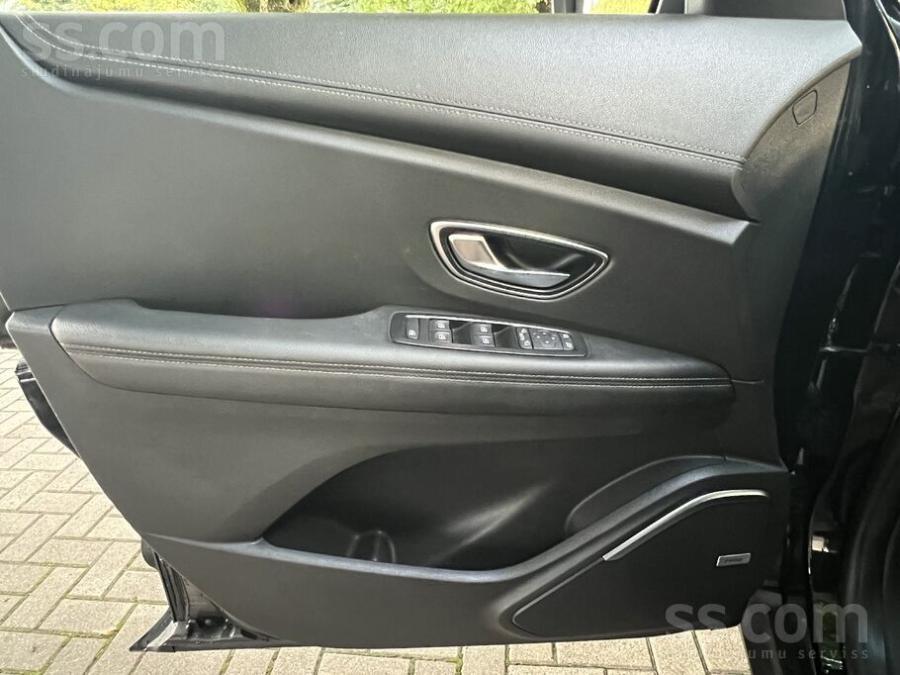 Black Renault Grand Scenic 2017 in Riga, with an engine capacity of 1.60 L and mileage of 0 thousand km for 8800 €, photo 17 on AUTOMOTO.COM.LV