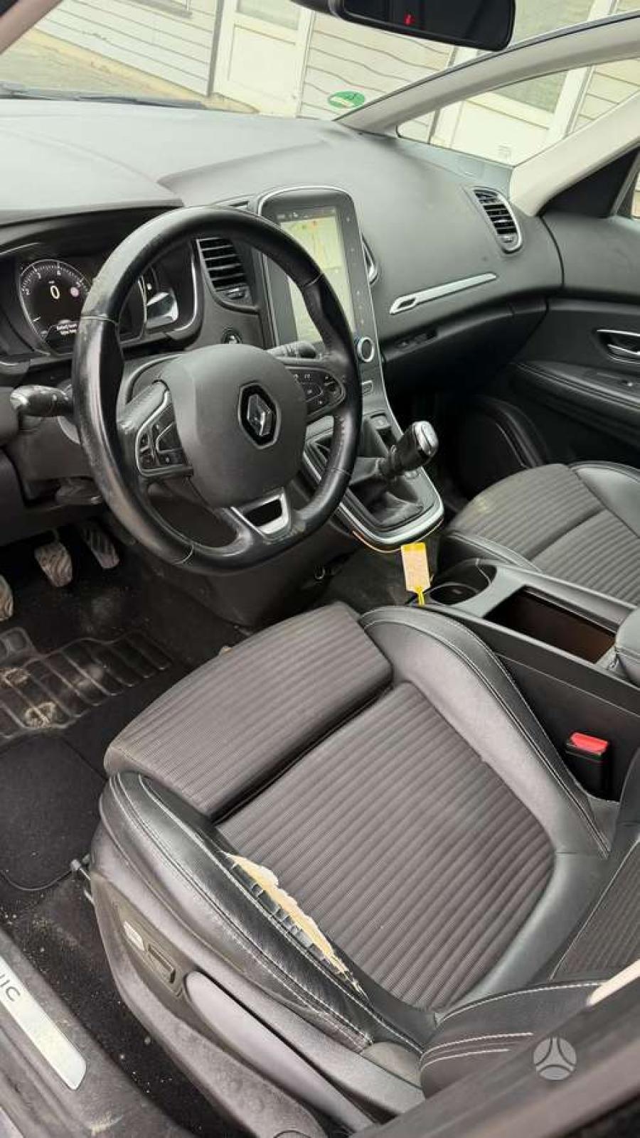 Melns Renault Grand Scenic 2017 Viļņa, ar dzinēja tilpumu 1.20 L un nobraukumu 230 tūkst. km par 7000 €, foto 14 vietnē AUTOMOTO.COM.LV