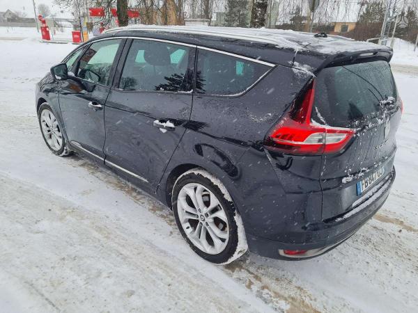 Melns Renault Grand Scenic 2018 Tauragė, ar dzinēja tilpumu 1.46 L un nobraukumu 267 tūkst. km par 7250 €, foto 2 vietnē AUTOMOTO.COM.LV