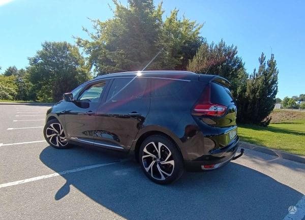 Melns Renault Grand Scenic 2018 Panevēža, ar dzinēja tilpumu 1.60 L un nobraukumu 256 tūkst. km par 8250 €, foto 4 vietnē AUTOMOTO.COM.LV