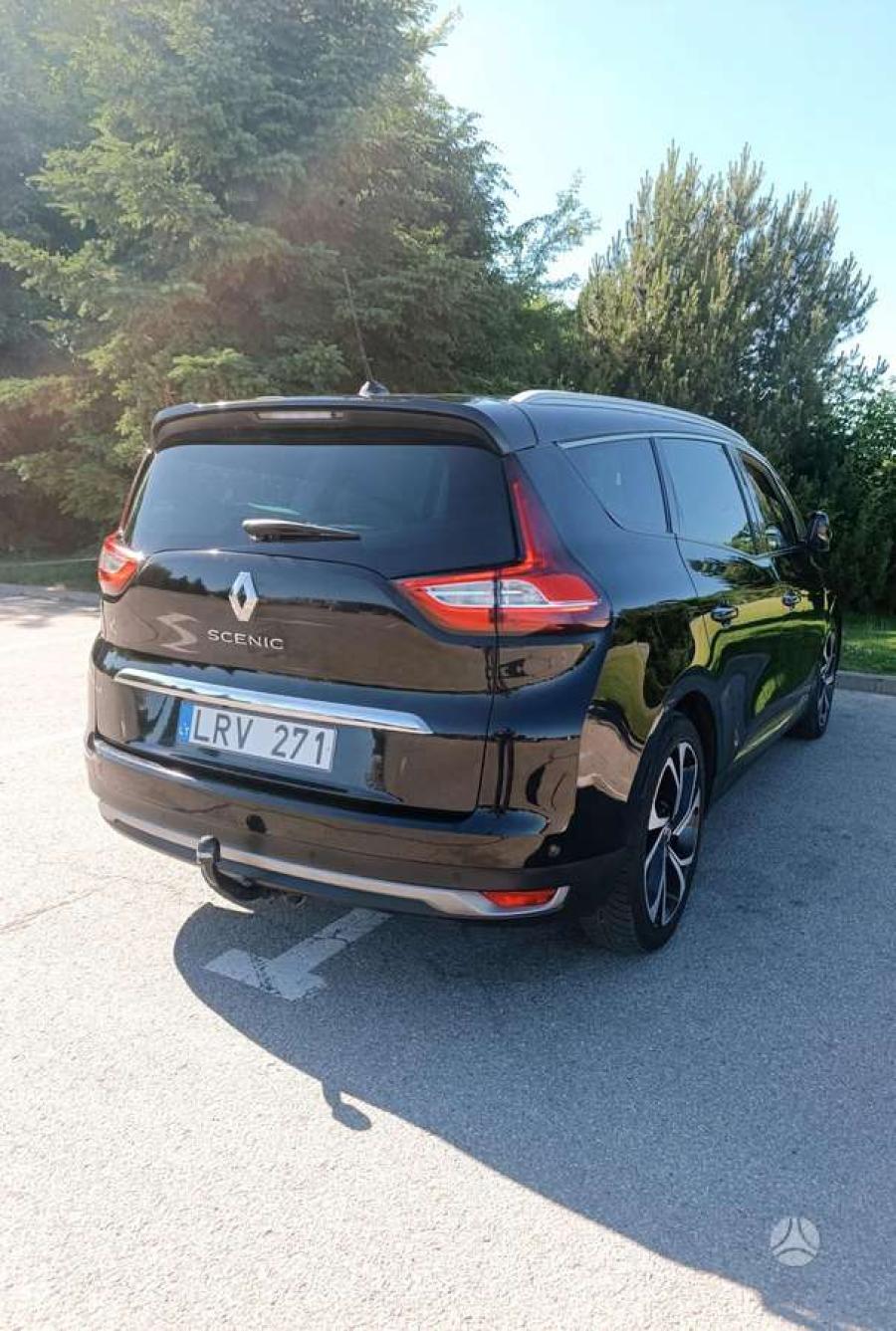 Melns Renault Grand Scenic 2018 Panevēža, ar dzinēja tilpumu 1.60 L un nobraukumu 256 tūkst. km par 8250 €, foto 7 vietnē AUTOMOTO.COM.LV
