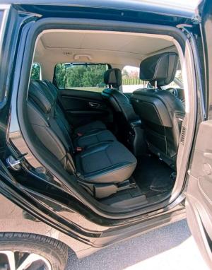 Melns Renault Grand Scenic 2018 Panevēža, ar dzinēja tilpumu 1.60 L un nobraukumu 256 tūkst. km par 8250 €, foto 10 vietnē AUTOMOTO.COM.LV