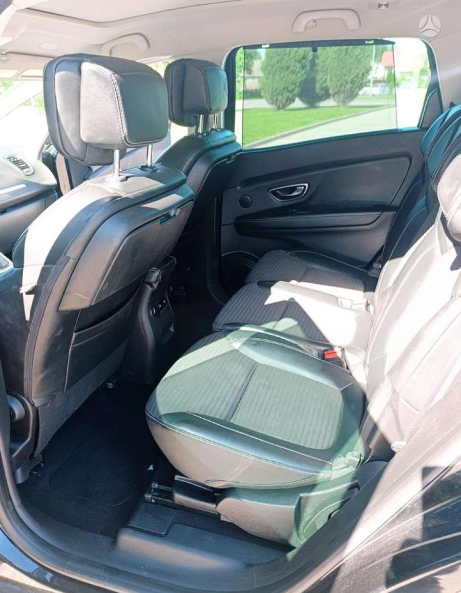 Melns Renault Grand Scenic 2018 Panevēža, ar dzinēja tilpumu 1.60 L un nobraukumu 256 tūkst. km par 8250 €, foto 11 vietnē AUTOMOTO.COM.LV