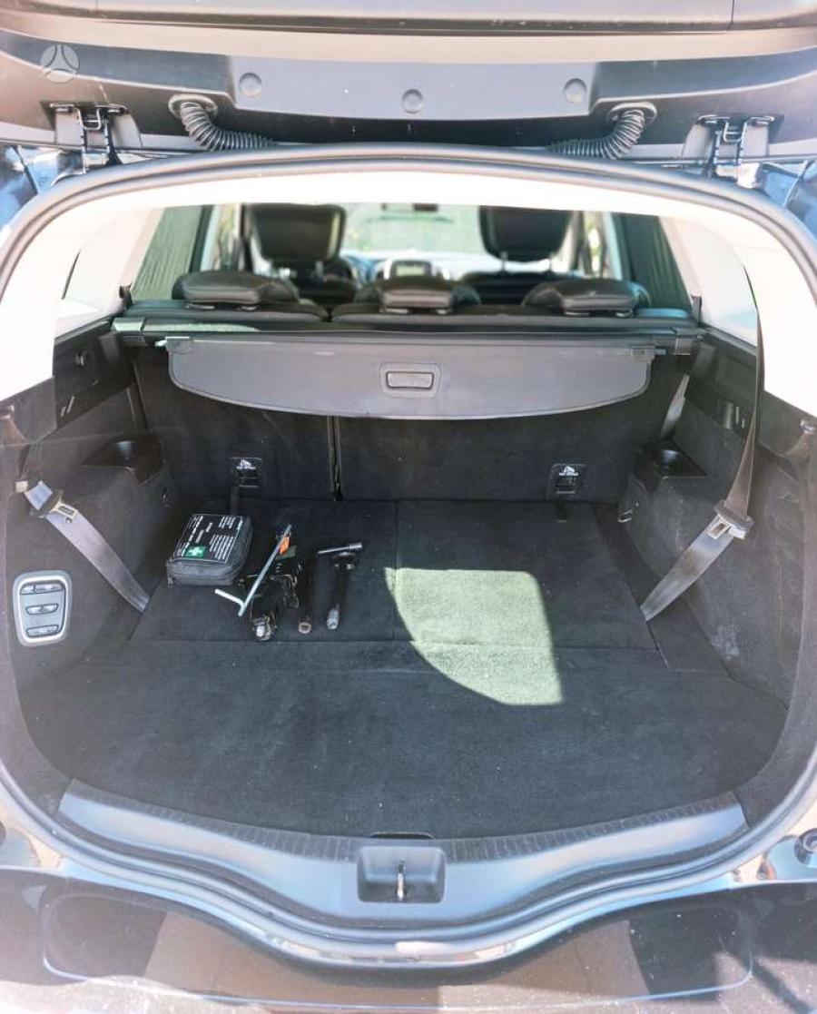 Melns Renault Grand Scenic 2018 Panevēža, ar dzinēja tilpumu 1.60 L un nobraukumu 256 tūkst. km par 8250 €, foto 14 vietnē AUTOMOTO.COM.LV