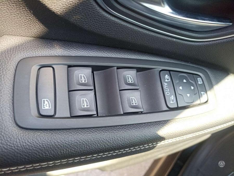 Melns Renault Grand Scenic 2018 Viļņa, ar dzinēja tilpumu 1.20 L un nobraukumu 109 tūkst. km par 9200 €, foto 8 vietnē AUTOMOTO.COM.LV