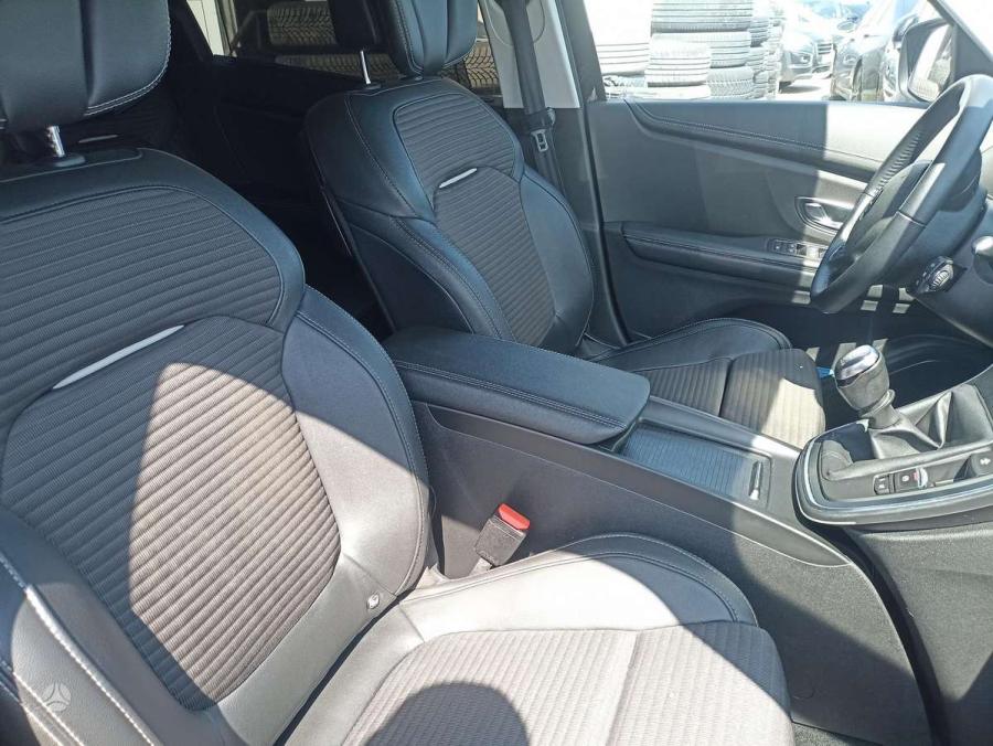 Melns Renault Grand Scenic 2018 Viļņa, ar dzinēja tilpumu 1.20 L un nobraukumu 109 tūkst. km par 9200 €, foto 12 vietnē AUTOMOTO.COM.LV