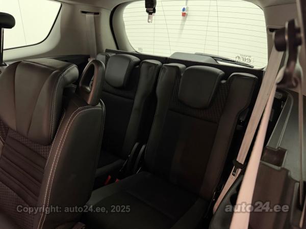 Melns Renault Grand Scenic 2014 Tallina, ar dzinēja tilpumu 1.50 L un nobraukumu 0 tūkst. km par 4500 €, foto 11 vietnē AUTOMOTO.COM.LV