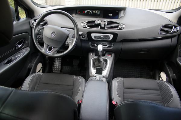 Melns Renault Grand Scenic 2015 Tallina, ar dzinēja tilpumu 1.50 L un nobraukumu 146 tūkst. km par 8000 €, foto 7 vietnē AUTOMOTO.COM.LV