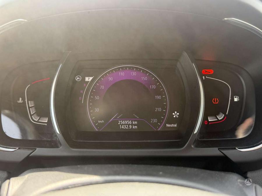 Blue Renault Grand Scenic 2017 in Siauliai, with an engine capacity of 1.46 L and mileage of 257 thousand km for 8050 €, photo 15 on AUTOMOTO.COM.LV