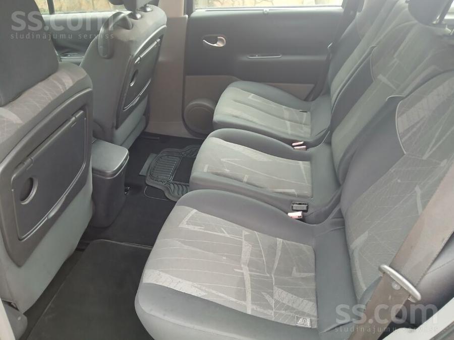 Blue Renault Grand Scenic 2005 in Daugavpils, with an engine capacity of 1.90 L and mileage of 300 thousand km for 1150 €, photo 6 on AUTOMOTO.COM.LV