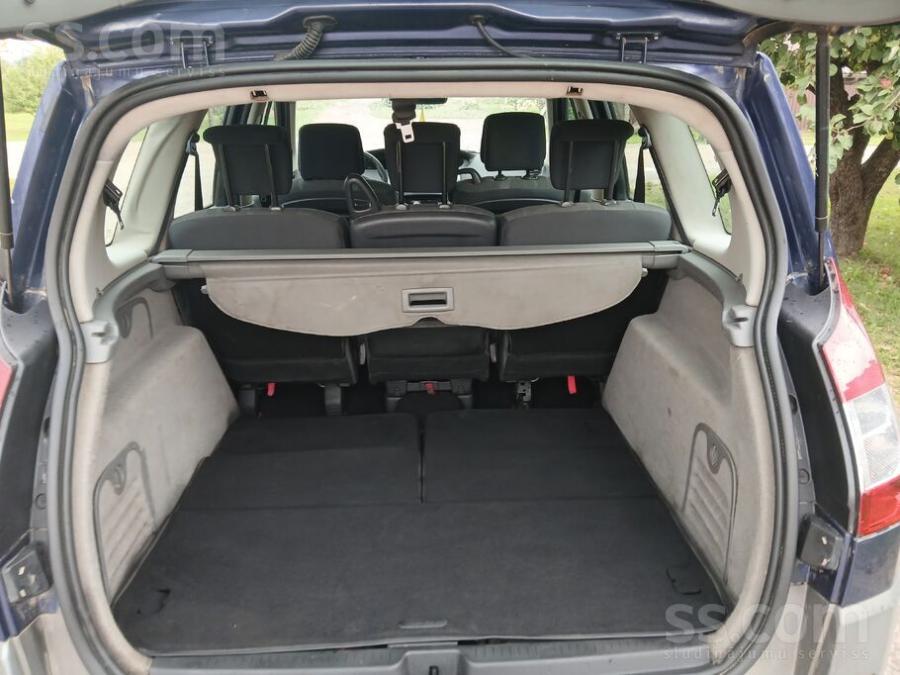 Blue Renault Grand Scenic 2005 in Daugavpils, with an engine capacity of 1.90 L and mileage of 300 thousand km for 1150 €, photo 8 on AUTOMOTO.COM.LV