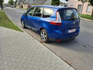 Blue Renault Grand Scenic 2010 in Mazeikiai, with an engine capacity of 1.90 L and mileage of 285 thousand km for 2650 €, photo 4 on AUTOMOTO.COM.LV
