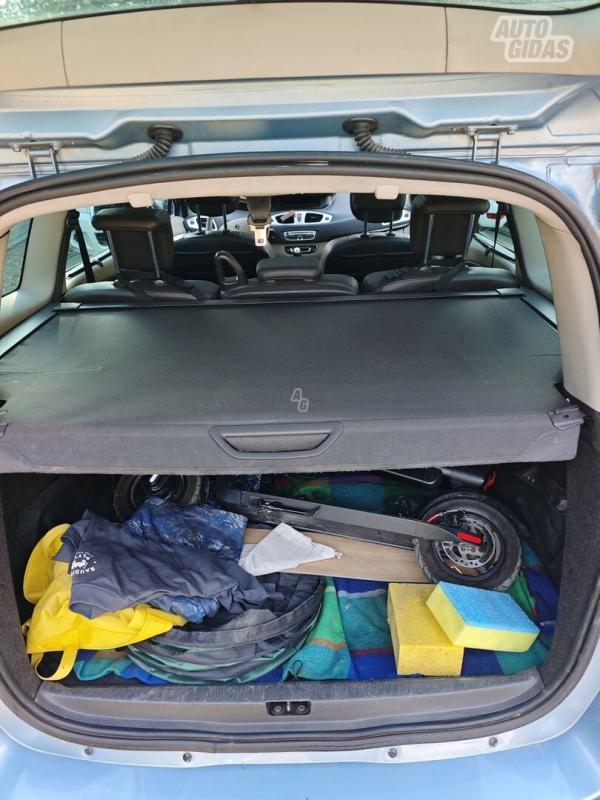 Blue Renault Grand Scenic 2010 in Panevezys, with an engine capacity of 1.50 L and mileage of 265 thousand km for 1700 €, photo 10 on AUTOMOTO.COM.LV