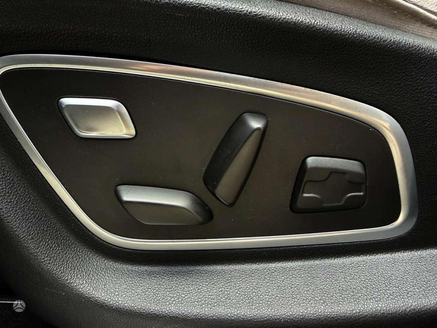 Blue Renault Grand Scenic 2018 in Kaunas, with an engine capacity of 1.60 L and mileage of 166 thousand km for 9900 €, photo 10 on AUTOMOTO.COM.LV
