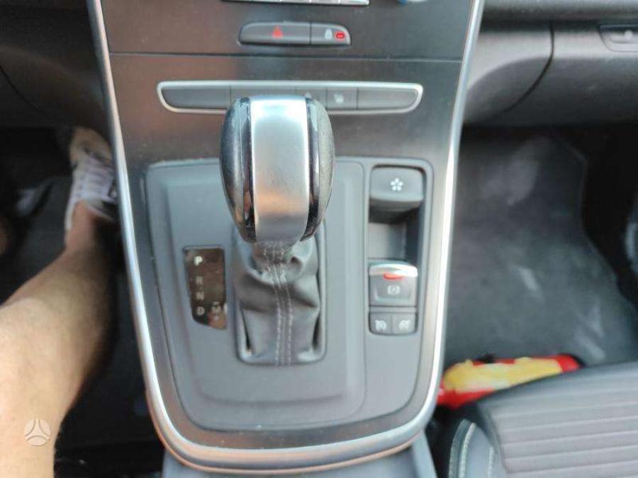 Zils Renault Grand Scenic 2019 Šauļi, ar dzinēja tilpumu 1.33 L un nobraukumu 200 tūkst. km par 7100 €, foto 12 vietnē AUTOMOTO.COM.LV