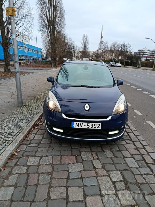 Zils Renault Grand Scenic 2013 Rīga, ar dzinēja tilpumu 1.50 L un nobraukumu 320 tūkst. km par 1500 €, foto 1 vietnē AUTOMOTO.COM.LV