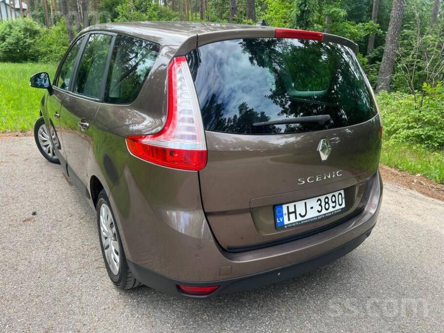 Brown Renault Grand Scenic 2009 in Riga, with an engine capacity of 2.00 L and mileage of 277 thousand km for 2650 €, photo 6 on AUTOMOTO.COM.LV