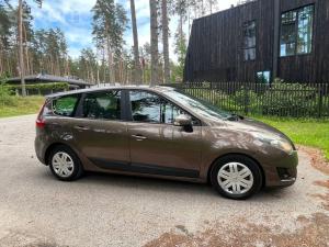 Brown Renault Grand Scenic 2009 in Riga, with an engine capacity of 2.00 L and mileage of 277 thousand km for 2650 €, photo 8 on AUTOMOTO.COM.LV