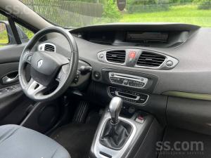Brown Renault Grand Scenic 2009 in Riga, with an engine capacity of 2.00 L and mileage of 277 thousand km for 2650 €, photo 12 on AUTOMOTO.COM.LV