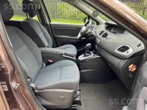 Brown Renault Grand Scenic 2009 in Riga, with an engine capacity of 2.00 L and mileage of 277 thousand km for 2650 €, photo 13 on AUTOMOTO.COM.LV