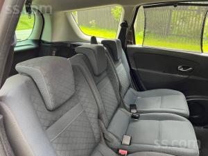 Brown Renault Grand Scenic 2009 in Riga, with an engine capacity of 2.00 L and mileage of 277 thousand km for 2650 €, photo 14 on AUTOMOTO.COM.LV