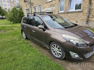 Brūns Renault Grand Scenic 2009 Jelgava, ar dzinēja tilpumu 2.00 L un nobraukumu 265 tūkst. km par 1800 €, foto 3 vietnē AUTOMOTO.COM.LV