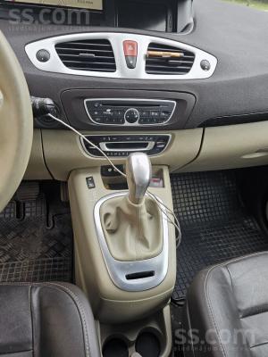 Brūns Renault Grand Scenic 2009 Jelgava, ar dzinēja tilpumu 2.00 L un nobraukumu 265 tūkst. km par 1800 €, foto 7 vietnē AUTOMOTO.COM.LV