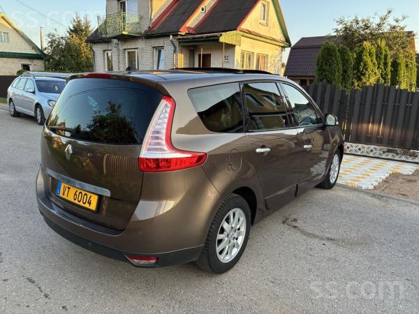 Brūns Renault Grand Scenic 2010 Daugavpils, ar dzinēja tilpumu 1.90 L un nobraukumu 0 tūkst. km par 3650 €, foto 5 vietnē AUTOMOTO.COM.LV