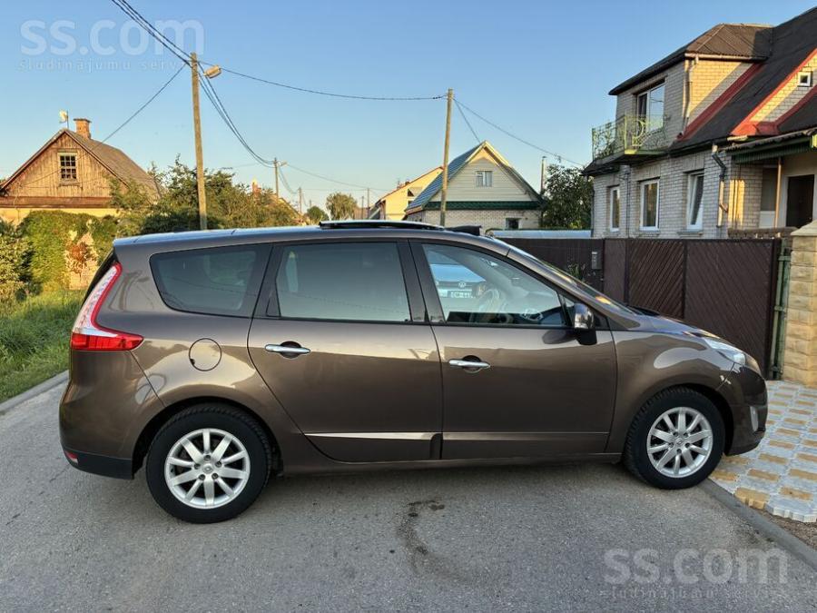 Brūns Renault Grand Scenic 2010 Daugavpils, ar dzinēja tilpumu 1.90 L un nobraukumu 0 tūkst. km par 3650 €, foto 7 vietnē AUTOMOTO.COM.LV