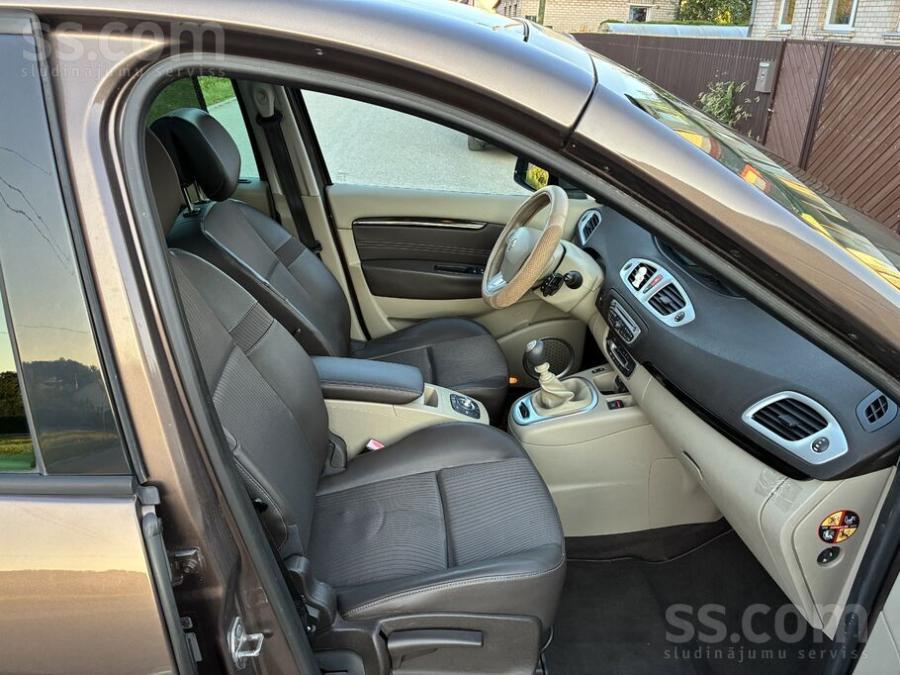 Brūns Renault Grand Scenic 2010 Daugavpils, ar dzinēja tilpumu 1.90 L un nobraukumu 0 tūkst. km par 3650 €, foto 14 vietnē AUTOMOTO.COM.LV