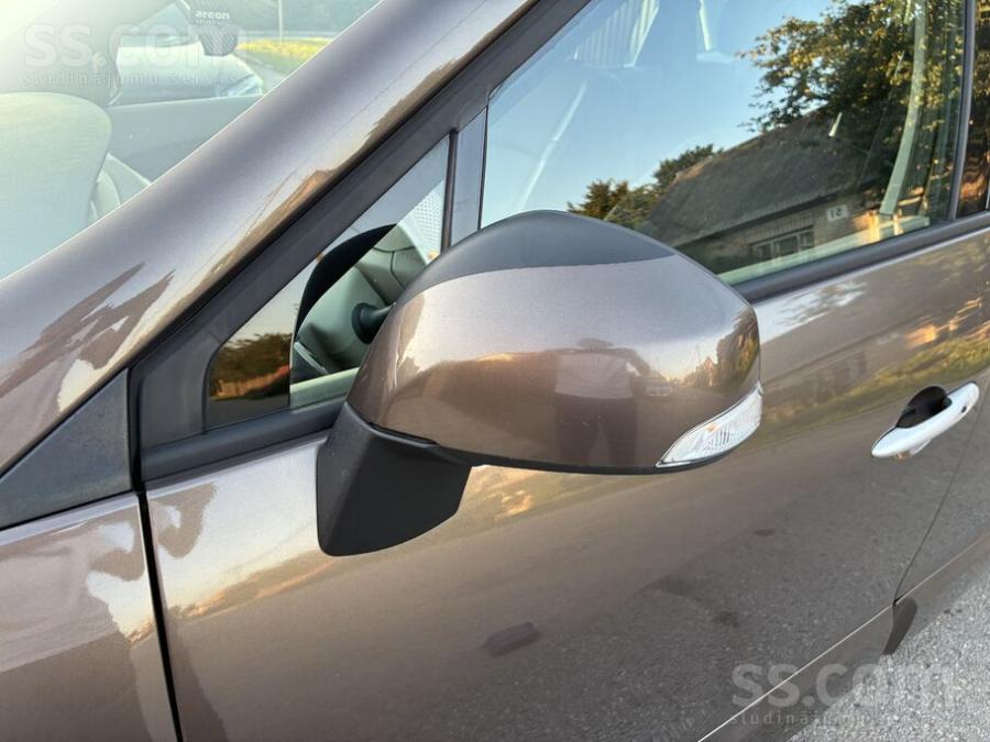 Brūns Renault Grand Scenic 2010 Daugavpils, ar dzinēja tilpumu 1.90 L un nobraukumu 0 tūkst. km par 3650 €, foto 26 vietnē AUTOMOTO.COM.LV