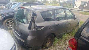 Brown Renault Grand Scenic 2010 in Kaunas, with an engine capacity of 1.46 L and mileage of 200 thousand km for 370 €, photo 5 on AUTOMOTO.COM.LV