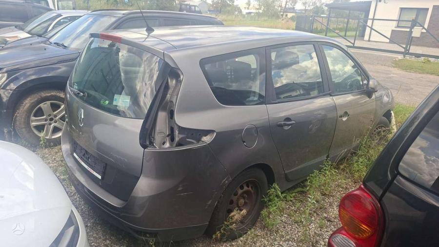 Brown Renault Grand Scenic 2010 in Kaunas, with an engine capacity of 1.46 L and mileage of 200 thousand km for 370 €, photo 5 on AUTOMOTO.COM.LV