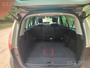 Brown Renault Grand Scenic 2011 in Riga, with an engine capacity of 1.50 L and mileage of 240 thousand km for 4690 €, photo 4 on AUTOMOTO.COM.LV