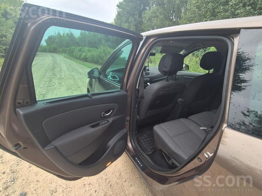 Brown Renault Grand Scenic 2011 in Riga, with an engine capacity of 1.50 L and mileage of 240 thousand km for 4690 €, photo 10 on AUTOMOTO.COM.LV