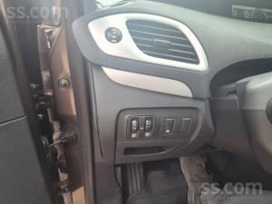 Brown Renault Grand Scenic 2011 in Riga, with an engine capacity of 1.50 L and mileage of 240 thousand km for 4690 €, photo 12 on AUTOMOTO.COM.LV