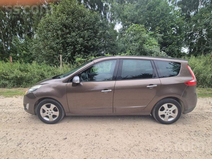 Brown Renault Grand Scenic 2011 in Riga, with an engine capacity of 1.50 L and mileage of 240 thousand km for 4690 €, photo 13 on AUTOMOTO.COM.LV