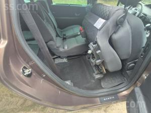 Brown Renault Grand Scenic 2011 in Riga, with an engine capacity of 1.50 L and mileage of 240 thousand km for 4690 €, photo 16 on AUTOMOTO.COM.LV