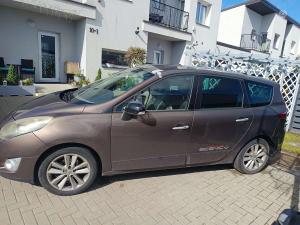 Brūns Renault Grand Scenic 2011 Kauņa, ar dzinēja tilpumu 1.46 L un nobraukumu 328 tūkst. km par 1000 €, foto 5 vietnē AUTOMOTO.COM.LV