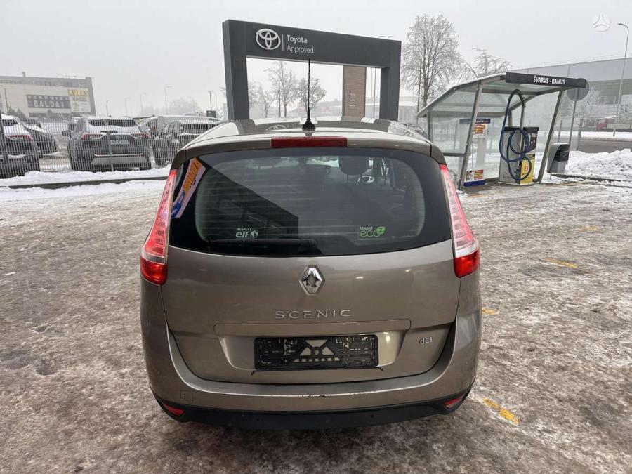Brown Renault Grand Scenic 2012 in Siauliai, with an engine capacity of 1.46 L and mileage of 226 thousand km for 4450 €, photo 8 on AUTOMOTO.COM.LV