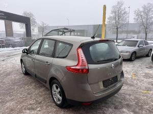 Brown Renault Grand Scenic 2012 in Siauliai, with an engine capacity of 1.46 L and mileage of 226 thousand km for 4450 €, photo 9 on AUTOMOTO.COM.LV