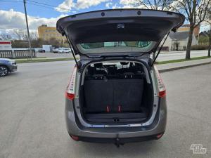 Brown Renault Grand Scenic 2012 in Siauliai, with an engine capacity of 1.60 L and mileage of 296 thousand km for 4750 €, photo 12 on AUTOMOTO.COM.LV