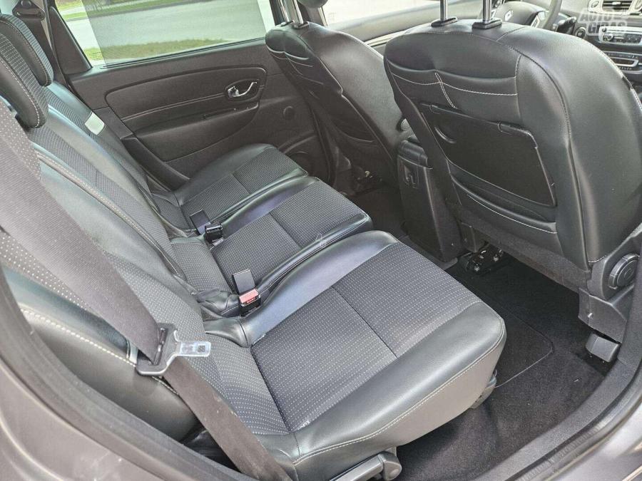 Brown Renault Grand Scenic 2012 in Siauliai, with an engine capacity of 1.60 L and mileage of 296 thousand km for 4750 €, photo 14 on AUTOMOTO.COM.LV